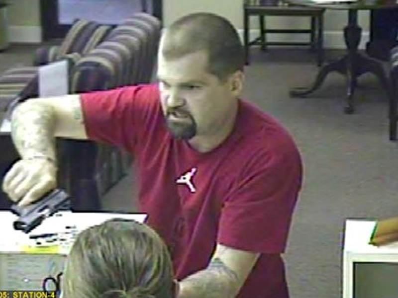 FBI identifies suspect in bank robbery spree
