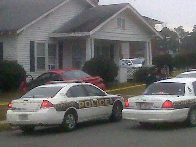One dead, one wounded in Clinton shooting