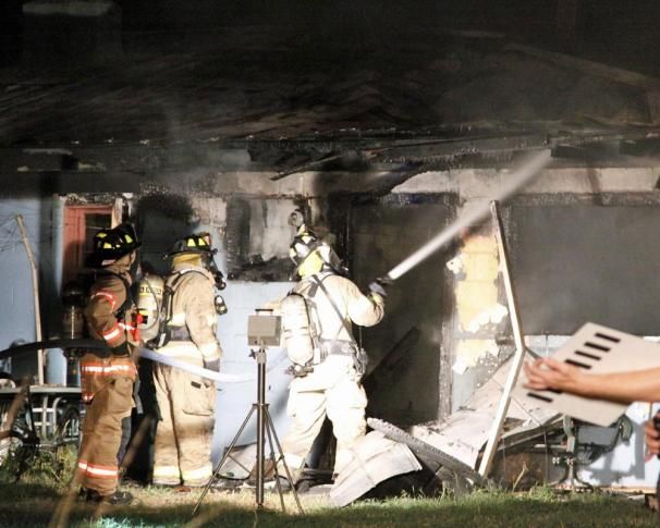 Fire hits Holly Springs house