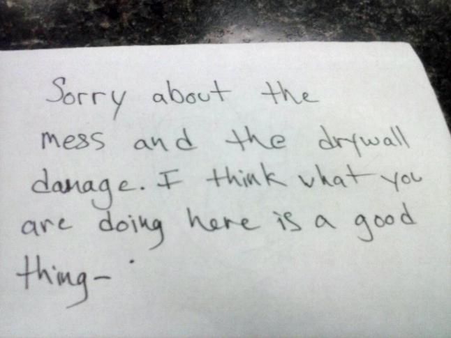 Thief robs Fayetteville youth center, leaves apology note