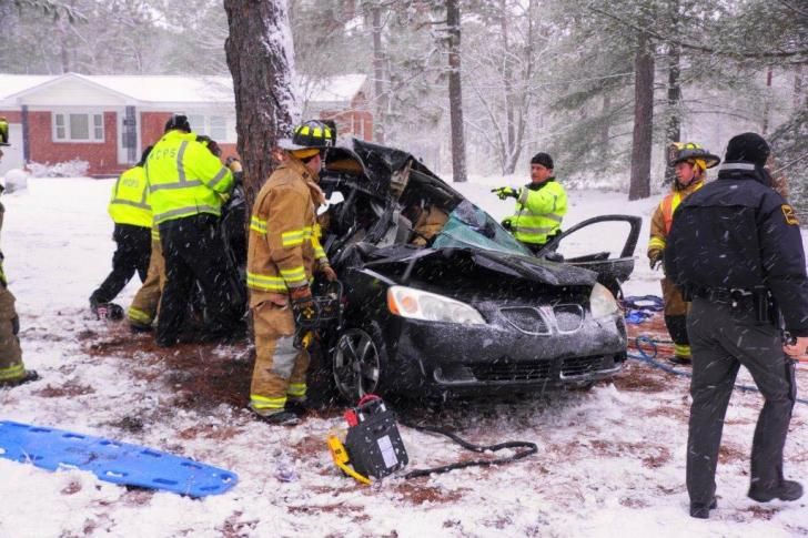 Woman killed in Moore wreck