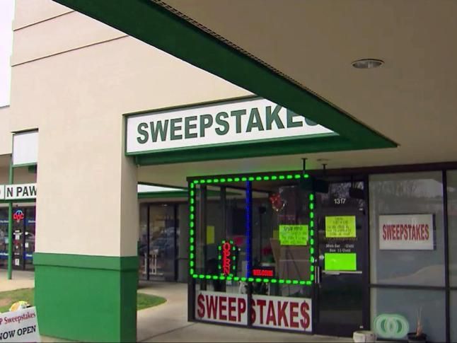 Despite ban, sweepstakes cafes fight to stay open