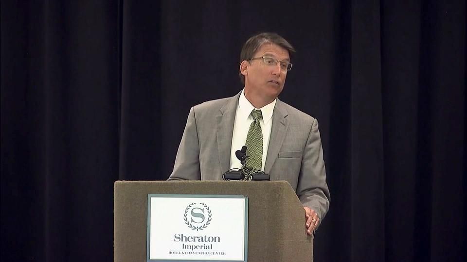 McCrory offers teachers bonuses, asks them to lobby Senate