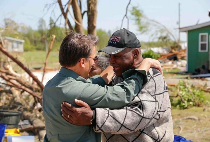 Gov. McCrory tours eastern NC tornado damage