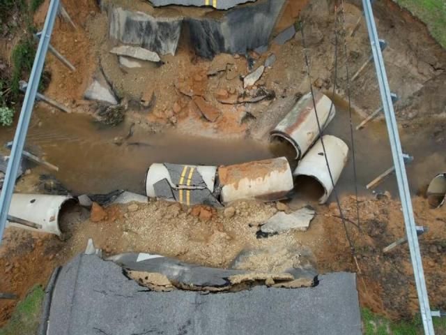 Dangerous NC driving conditions: Flooding, downed trees, dam breaks in ...