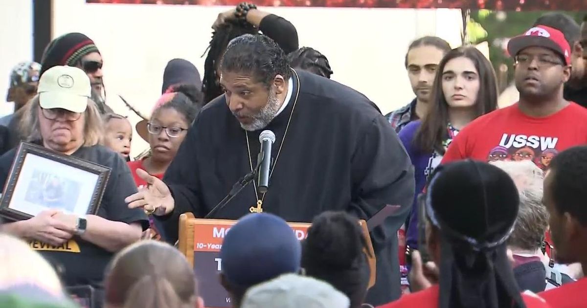 Video shows moments before Rev. William Barber's arrest at US Capitol ...