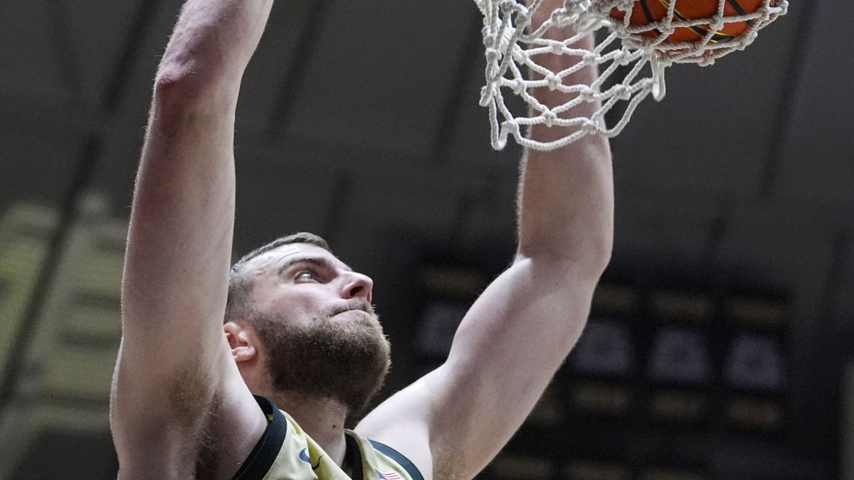 Oscar Cluff scores 22, Braden Smith reaches new milestone as No. 6 ...