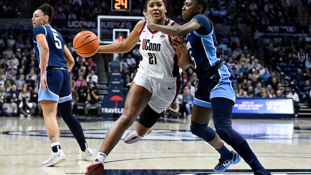 Sarah Strong leads top-ranked UConn to 34th straight win, 99-50 over ...