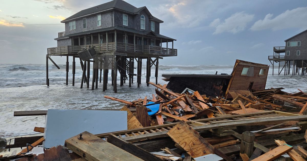Six houses fall into sea in 24 hours in Outer Banks as hurricanes pass ...