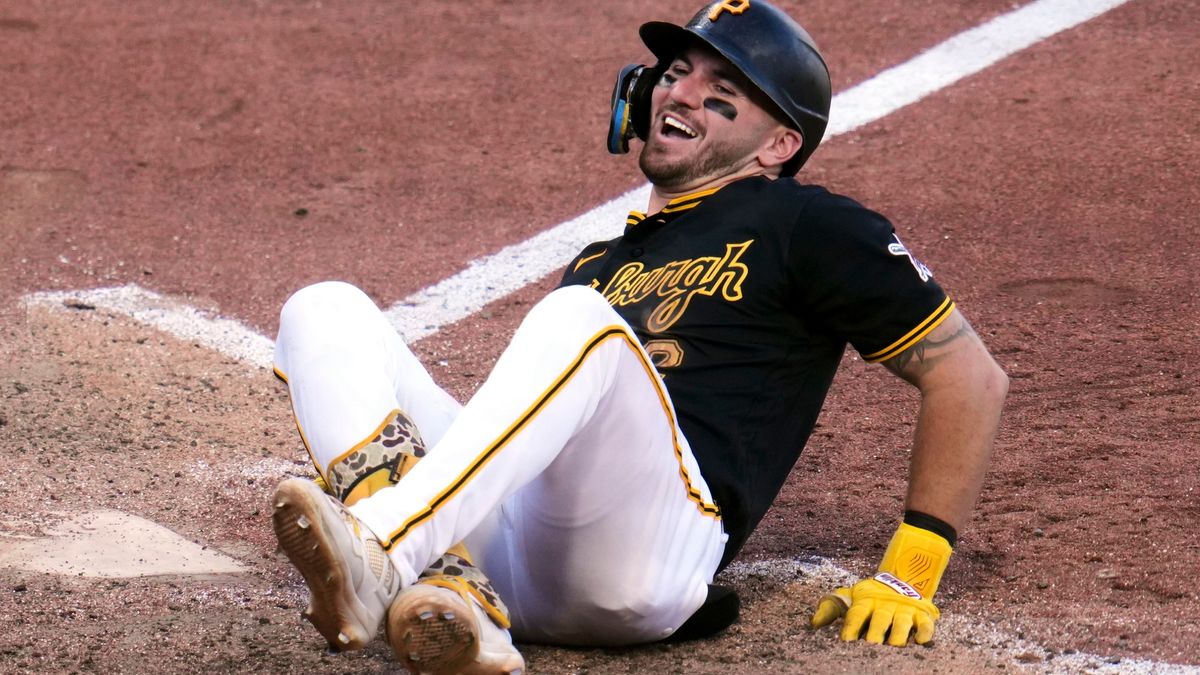 Spencer Horwitz hit by pitch with the bases loaded to lift the Pirates ...