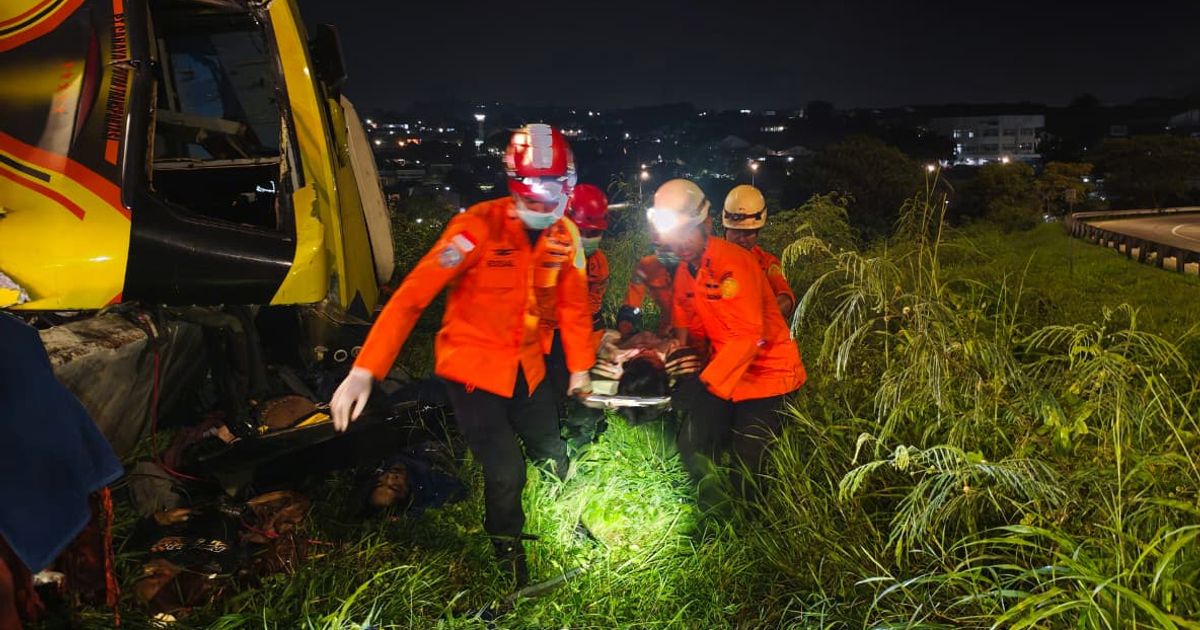 Passenger bus crash in Indonesia kills at least 16 people, official ...