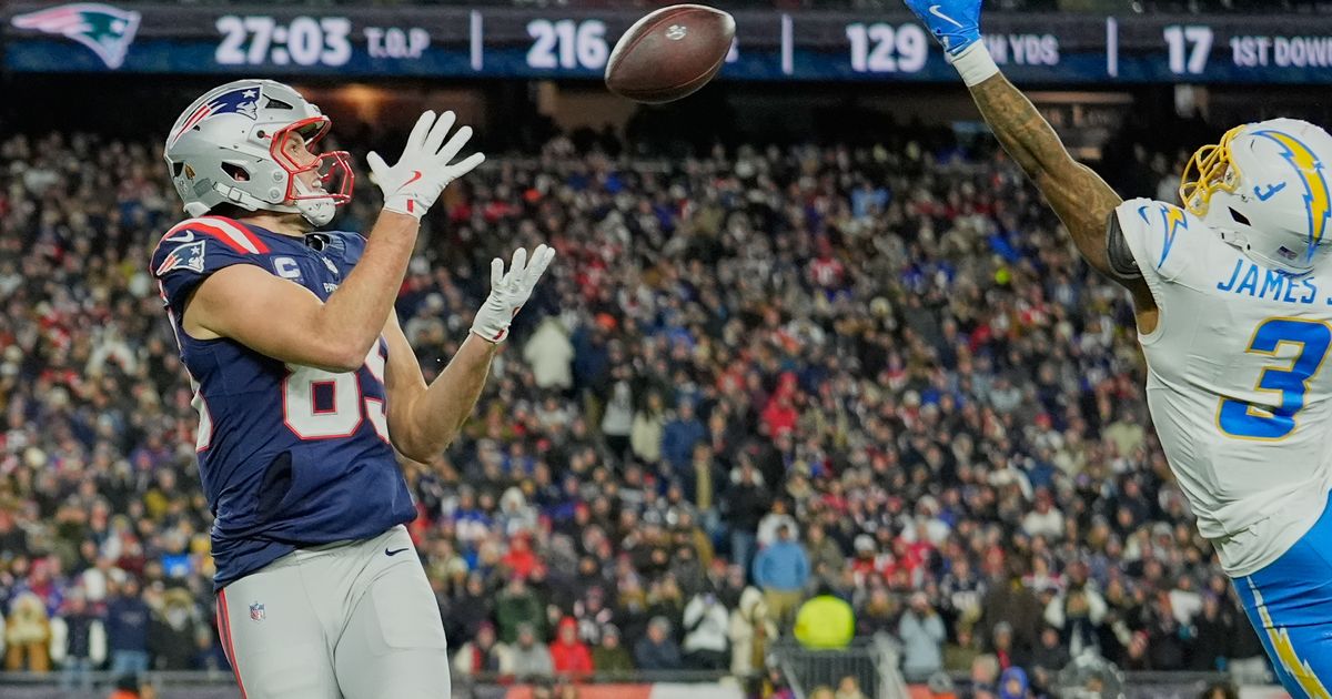 Maye throws late TD pass and Patriots' defense roughs up Herbert ...