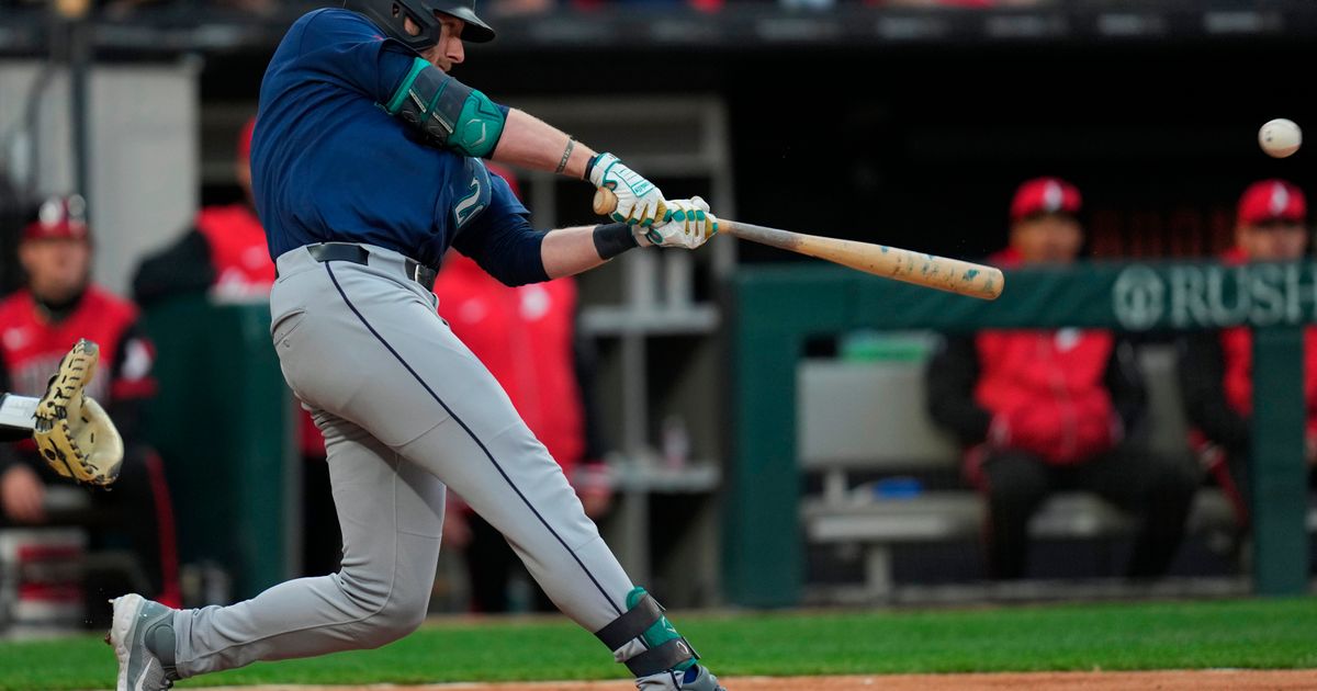 Raley hits grand slam and 3-run homer as Mariners outslug Murakami and ...